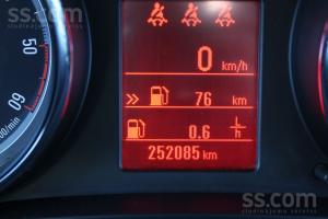 Grey Opel Zafira 2015 in Liepaja, with an engine capacity of 1.60 L and mileage of 252 thousand km for 5500 €, photo 12 on AUTOMOTO.COM.LV