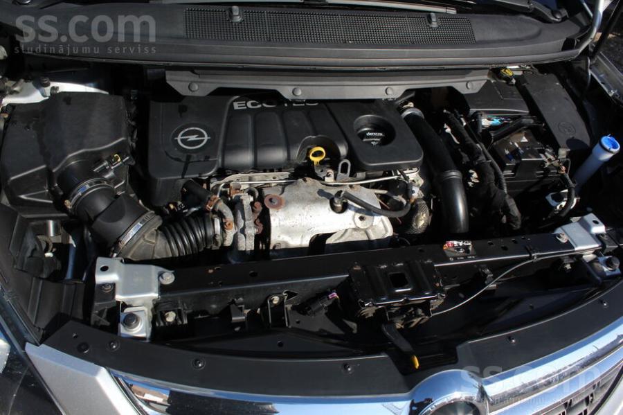 Grey Opel Zafira 2015 in Liepaja, with an engine capacity of 1.60 L and mileage of 252 thousand km for 5500 €, photo 18 on AUTOMOTO.COM.LV