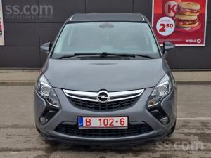 Grey Opel Zafira 2016 in Ogre, with an engine capacity of 1.40 L and mileage of 300 thousand km for 6250 €, photo 3 on AUTOMOTO.COM.LV