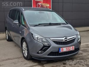 Grey Opel Zafira 2016 in Ogre, with an engine capacity of 1.40 L and mileage of 300 thousand km for 6250 €, photo 4 on AUTOMOTO.COM.LV
