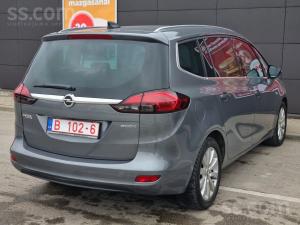 Grey Opel Zafira 2016 in Ogre, with an engine capacity of 1.40 L and mileage of 300 thousand km for 6250 €, photo 5 on AUTOMOTO.COM.LV