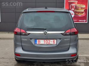 Grey Opel Zafira 2016 in Ogre, with an engine capacity of 1.40 L and mileage of 300 thousand km for 6250 €, photo 6 on AUTOMOTO.COM.LV