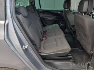 Grey Opel Zafira 2016 in Ogre, with an engine capacity of 1.40 L and mileage of 300 thousand km for 6250 €, photo 10 on AUTOMOTO.COM.LV