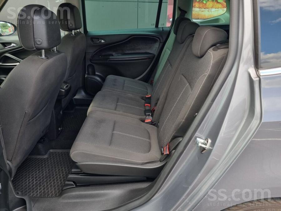 Grey Opel Zafira 2016 in Ogre, with an engine capacity of 1.40 L and mileage of 300 thousand km for 6250 €, photo 11 on AUTOMOTO.COM.LV