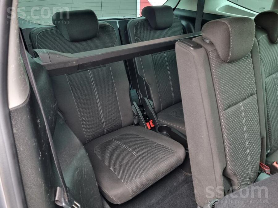 Grey Opel Zafira 2016 in Ogre, with an engine capacity of 1.40 L and mileage of 300 thousand km for 6250 €, photo 12 on AUTOMOTO.COM.LV