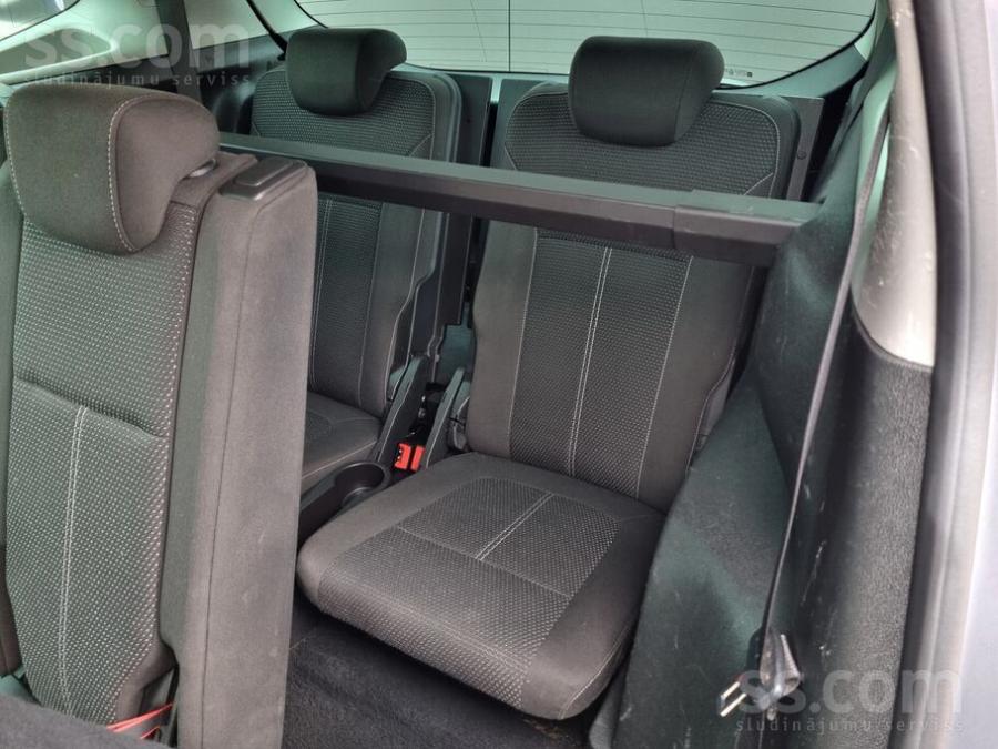 Grey Opel Zafira 2016 in Ogre, with an engine capacity of 1.40 L and mileage of 300 thousand km for 6250 €, photo 13 on AUTOMOTO.COM.LV