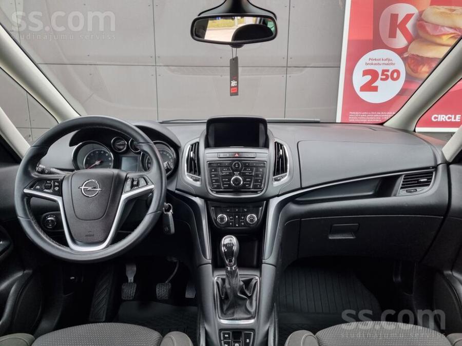 Grey Opel Zafira 2016 in Ogre, with an engine capacity of 1.40 L and mileage of 300 thousand km for 6250 €, photo 14 on AUTOMOTO.COM.LV