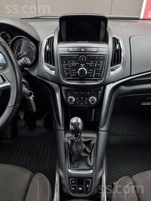 Grey Opel Zafira 2016 in Ogre, with an engine capacity of 1.40 L and mileage of 300 thousand km for 6250 €, photo 15 on AUTOMOTO.COM.LV