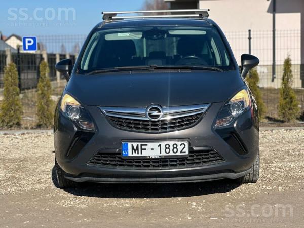 Grey Opel Zafira 2016 in Jelgava, with an engine capacity of 1.60 L and mileage of 0 thousand km for 7800 €, photo 2 on AUTOMOTO.COM.LV