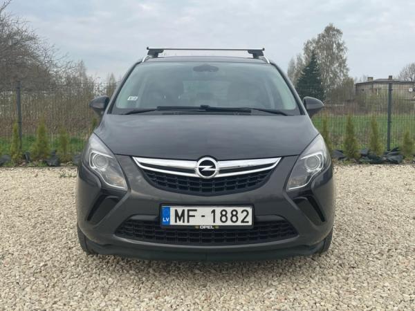 Grey Opel Zafira 2016 in Riga, with an engine capacity of 1.60 L and mileage of 202 thousand km for 7800 €, photo 1 on AUTOMOTO.COM.LV