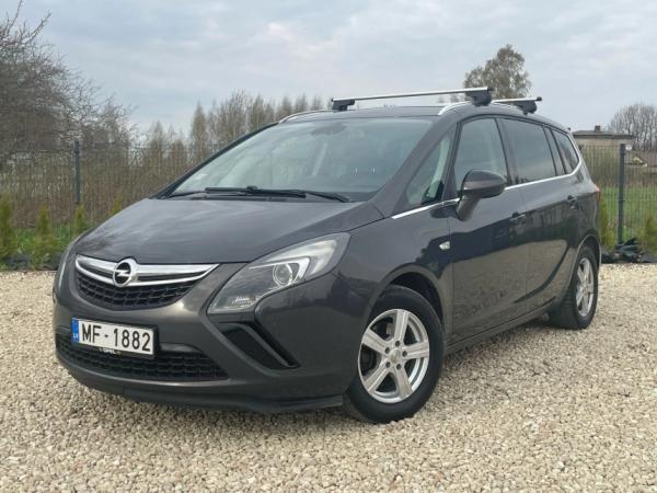 Grey Opel Zafira 2016 in Riga, with an engine capacity of 1.60 L and mileage of 202 thousand km for 7800 €, photo 6 on AUTOMOTO.COM.LV