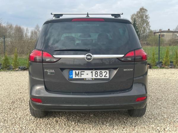 Grey Opel Zafira 2016 in Riga, with an engine capacity of 1.60 L and mileage of 202 thousand km for 7800 €, photo 8 on AUTOMOTO.COM.LV
