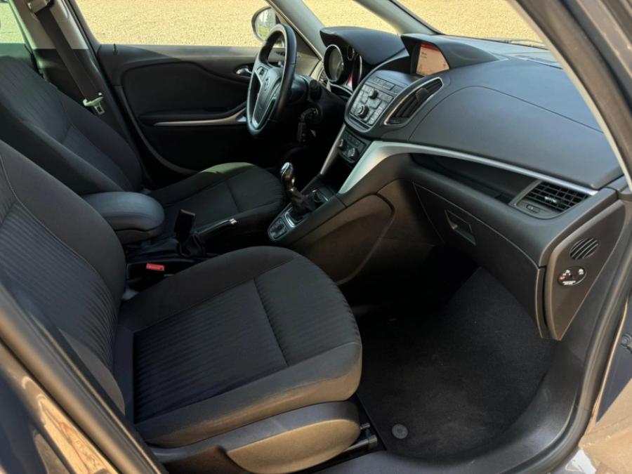 Pelēks Opel Zafira 2016 Rīga, ar dzinēja tilpumu 1.60 L un nobraukumu 202 tūkst. km par 7800 €, foto 11 vietnē AUTOMOTO.COM.LV