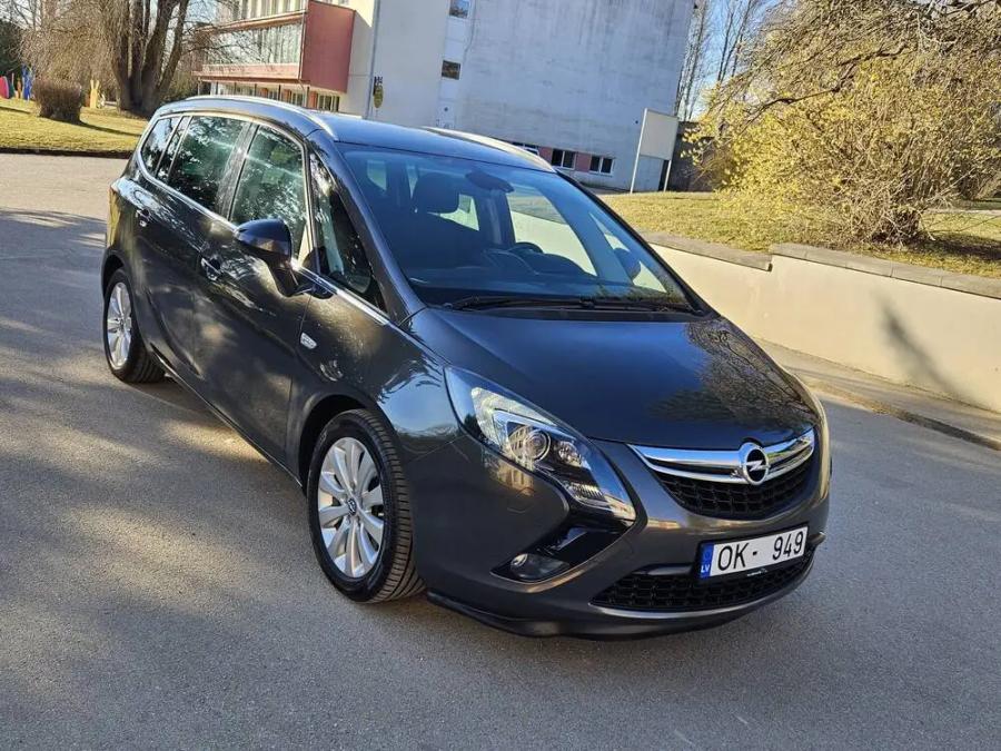 Pelēks Opel Zafira 2016 Jēkabpils, ar dzinēja tilpumu 2.00 L un nobraukumu 276 tūkst. km par 7490 €, foto 6 vietnē AUTOMOTO.COM.LV