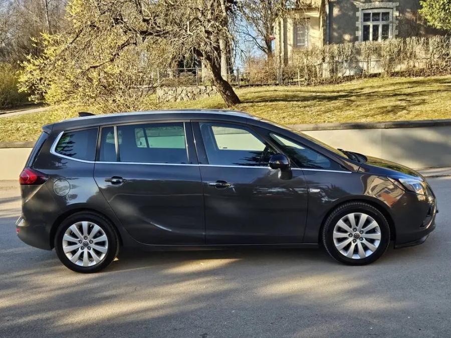Pelēks Opel Zafira 2016 Jēkabpils, ar dzinēja tilpumu 2.00 L un nobraukumu 276 tūkst. km par 7490 €, foto 8 vietnē AUTOMOTO.COM.LV