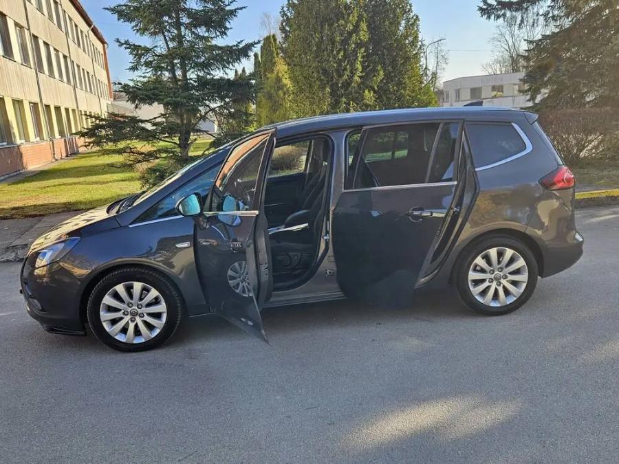 Pelēks Opel Zafira 2016 Jēkabpils, ar dzinēja tilpumu 2.00 L un nobraukumu 276 tūkst. km par 7490 €, foto 21 vietnē AUTOMOTO.COM.LV