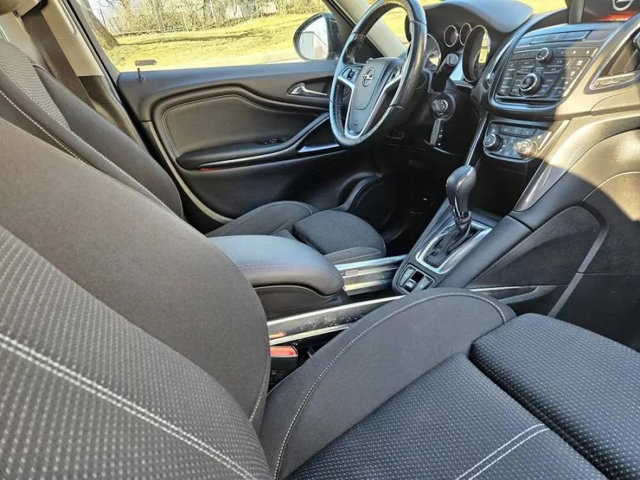Pelēks Opel Zafira 2016 Jēkabpils, ar dzinēja tilpumu 2.00 L un nobraukumu 276 tūkst. km par 7490 €, foto 25 vietnē AUTOMOTO.COM.LV