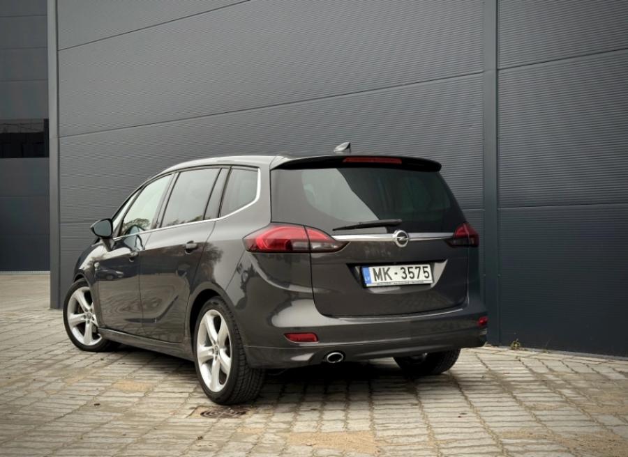 Pelēks Opel Zafira 2016 Rīga, ar dzinēja tilpumu 2.00 L un nobraukumu 196 tūkst. km par 8795 €, foto 3 vietnē AUTOMOTO.COM.LV