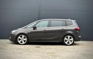 Pelēks Opel Zafira 2016 Rīga, ar dzinēja tilpumu 2.00 L un nobraukumu 196 tūkst. km par 8795 €, foto 4 vietnē AUTOMOTO.COM.LV