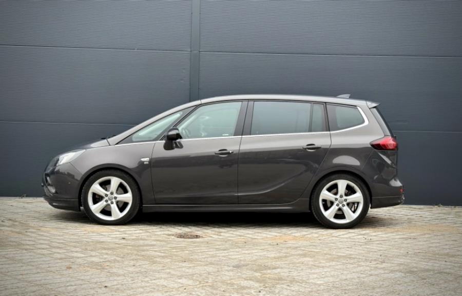 Pelēks Opel Zafira 2016 Rīga, ar dzinēja tilpumu 2.00 L un nobraukumu 196 tūkst. km par 8795 €, foto 4 vietnē AUTOMOTO.COM.LV