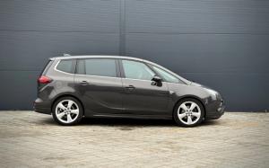 Pelēks Opel Zafira 2016 Rīga, ar dzinēja tilpumu 2.00 L un nobraukumu 196 tūkst. km par 8795 €, foto 6 vietnē AUTOMOTO.COM.LV