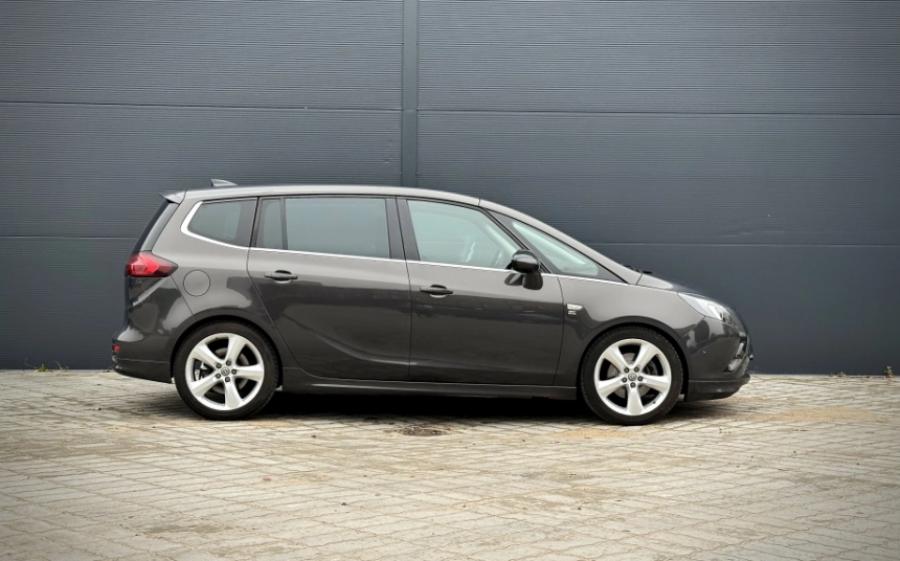 Pelēks Opel Zafira 2016 Rīga, ar dzinēja tilpumu 2.00 L un nobraukumu 196 tūkst. km par 8795 €, foto 6 vietnē AUTOMOTO.COM.LV