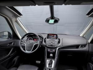 Pelēks Opel Zafira 2016 Rīga, ar dzinēja tilpumu 2.00 L un nobraukumu 196 tūkst. km par 8795 €, foto 8 vietnē AUTOMOTO.COM.LV