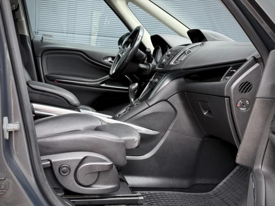 Pelēks Opel Zafira 2016 Rīga, ar dzinēja tilpumu 2.00 L un nobraukumu 196 tūkst. km par 8795 €, foto 19 vietnē AUTOMOTO.COM.LV