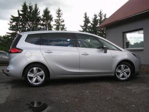 Grey Opel Zafira 2016 in Sigulda, with an engine capacity of 1.60 L and mileage of 197 thousand km for 6350 €, photo 4 on AUTOMOTO.COM.LV