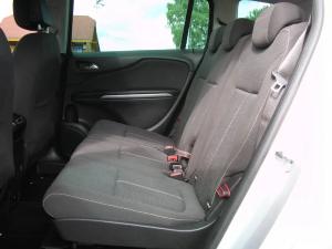 Grey Opel Zafira 2016 in Sigulda, with an engine capacity of 1.60 L and mileage of 197 thousand km for 6350 €, photo 21 on AUTOMOTO.COM.LV