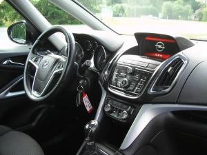 Grey Opel Zafira 2016 in Sigulda, with an engine capacity of 1.60 L and mileage of 197 thousand km for 6350 €, photo 27 on AUTOMOTO.COM.LV