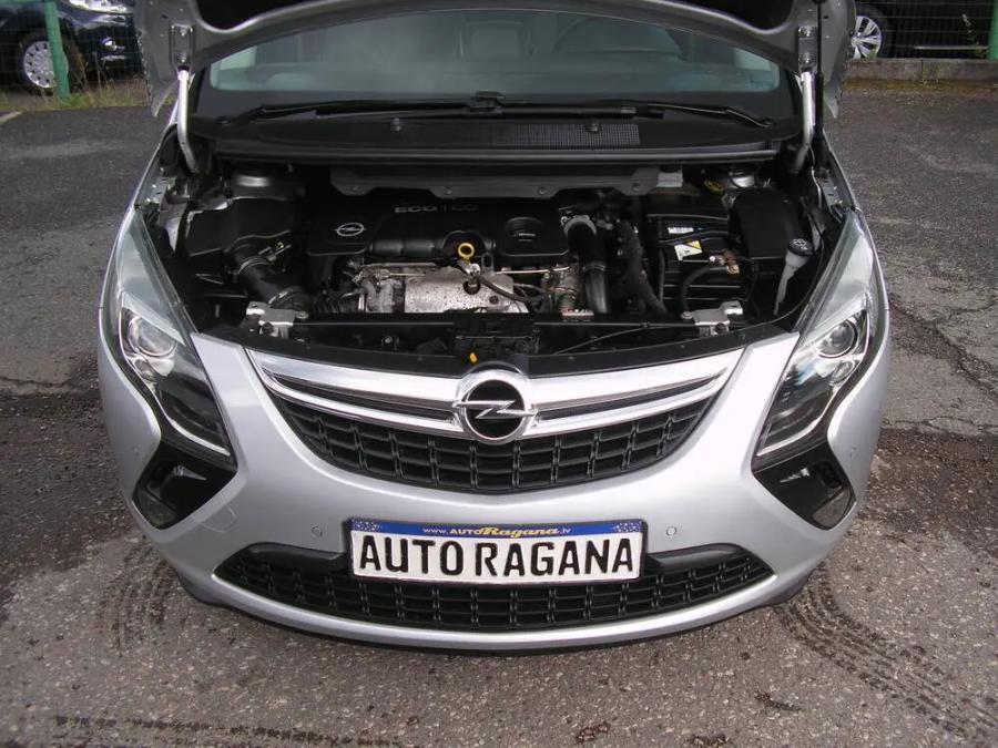 Grey Opel Zafira 2016 in Sigulda, with an engine capacity of 1.60 L and mileage of 197 thousand km for 6350 €, photo 30 on AUTOMOTO.COM.LV