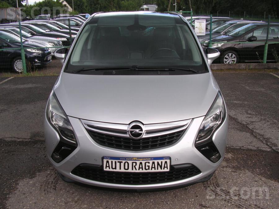 Grey Opel Zafira 2016 in Riga, with an engine capacity of 1.60 L and mileage of 0 thousand km for 6350 €, photo 6 on AUTOMOTO.COM.LV