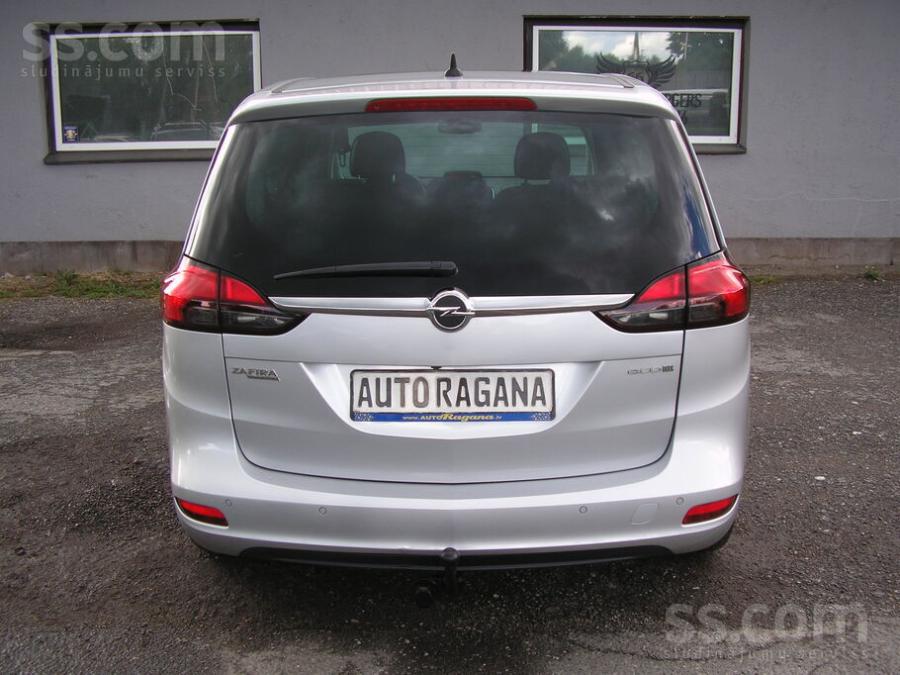 Grey Opel Zafira 2016 in Riga, with an engine capacity of 1.60 L and mileage of 0 thousand km for 6350 €, photo 7 on AUTOMOTO.COM.LV