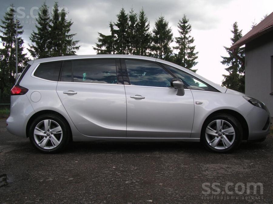 Grey Opel Zafira 2016 in Riga, with an engine capacity of 1.60 L and mileage of 0 thousand km for 6350 €, photo 8 on AUTOMOTO.COM.LV