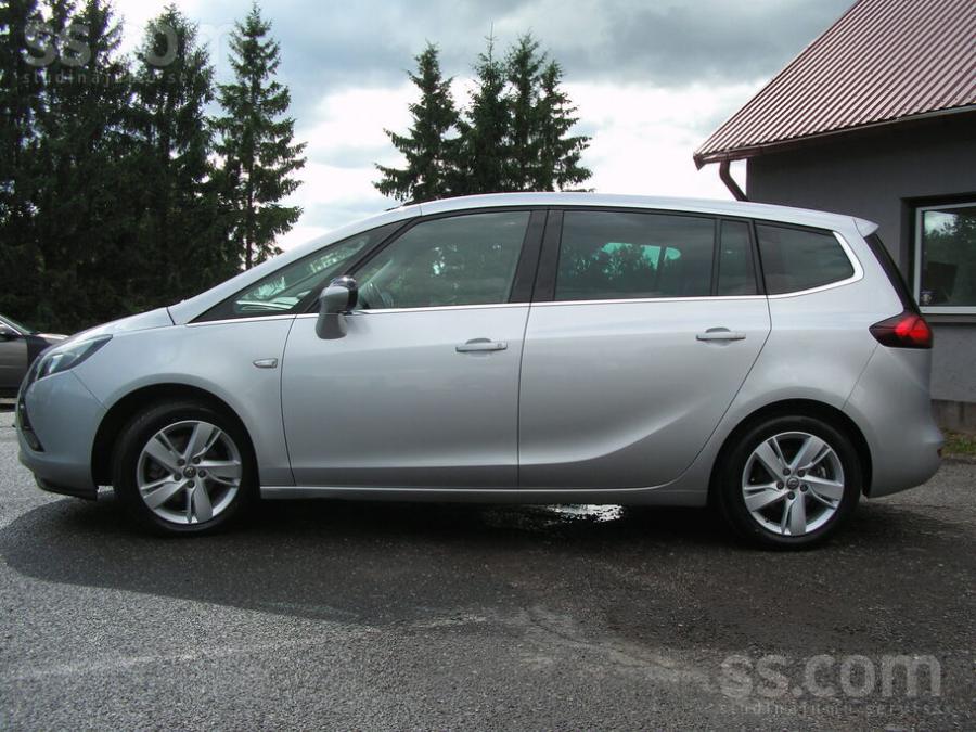 Grey Opel Zafira 2016 in Riga, with an engine capacity of 1.60 L and mileage of 0 thousand km for 6350 €, photo 9 on AUTOMOTO.COM.LV