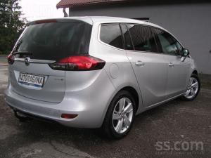 Grey Opel Zafira 2016 in Riga, with an engine capacity of 1.60 L and mileage of 0 thousand km for 6350 €, photo 11 on AUTOMOTO.COM.LV