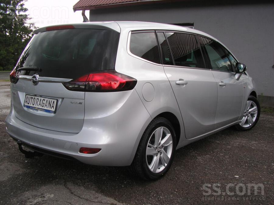 Grey Opel Zafira 2016 in Riga, with an engine capacity of 1.60 L and mileage of 0 thousand km for 6350 €, photo 11 on AUTOMOTO.COM.LV