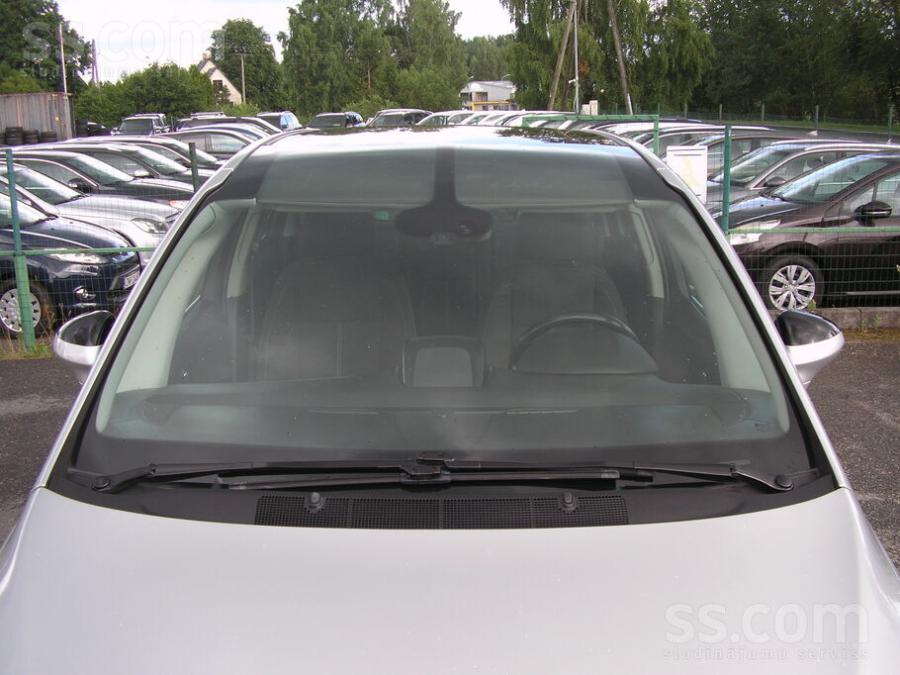 Grey Opel Zafira 2016 in Riga, with an engine capacity of 1.60 L and mileage of 0 thousand km for 6350 €, photo 13 on AUTOMOTO.COM.LV