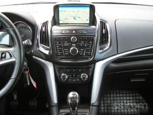 Grey Opel Zafira 2016 in Riga, with an engine capacity of 1.60 L and mileage of 0 thousand km for 6350 €, photo 16 on AUTOMOTO.COM.LV