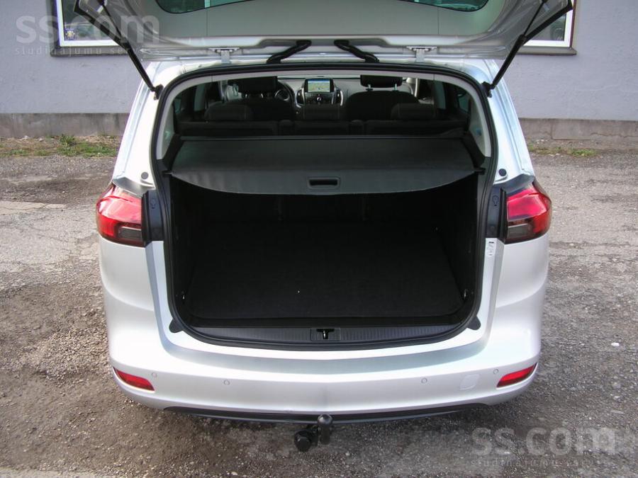 Grey Opel Zafira 2016 in Riga, with an engine capacity of 1.60 L and mileage of 0 thousand km for 6350 €, photo 22 on AUTOMOTO.COM.LV