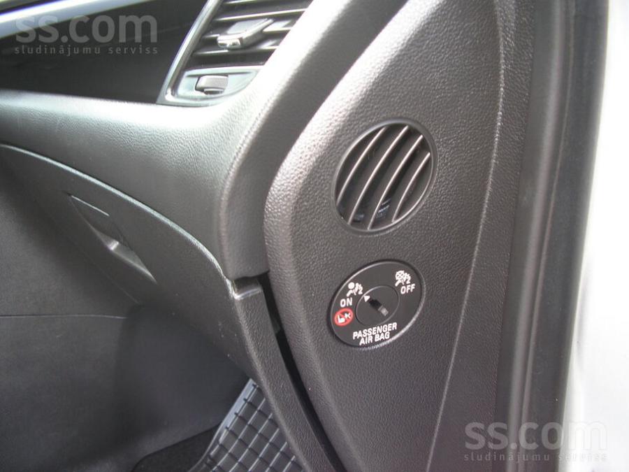 Grey Opel Zafira 2016 in Riga, with an engine capacity of 1.60 L and mileage of 0 thousand km for 6350 €, photo 29 on AUTOMOTO.COM.LV