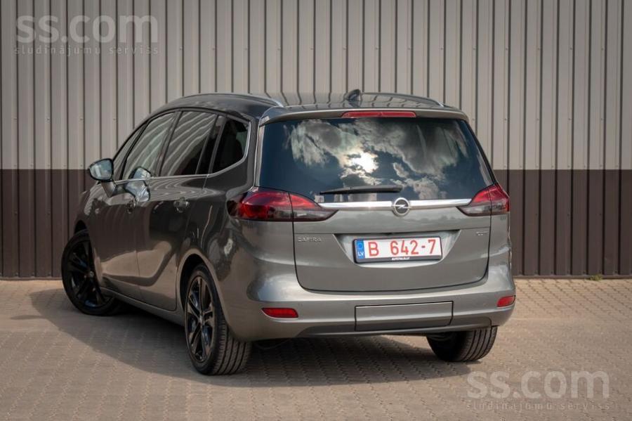 Pelēks Opel Zafira 2016 Talsi, ar dzinēja tilpumu 2.00 L un nobraukumu 207 tūkst. km par 10950 €, foto 5 vietnē AUTOMOTO.COM.LV