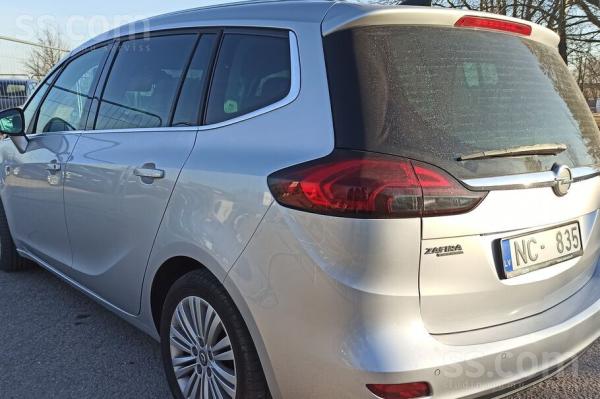 Pelēks Opel Zafira 2016 Liepāja, ar dzinēja tilpumu 1.60 L un nobraukumu 240 tūkst. km par 6000 €, foto 1 vietnē AUTOMOTO.COM.LV