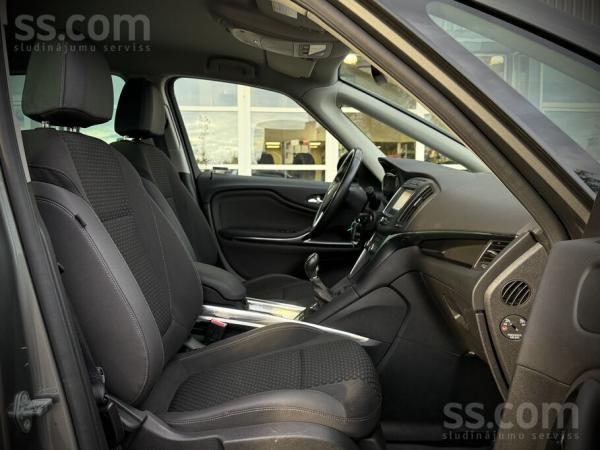 Grey Opel Zafira 2017 in Tukums, with an engine capacity of 1.60 L and mileage of 213 thousand km for 8200 €, photo 7 on AUTOMOTO.COM.LV