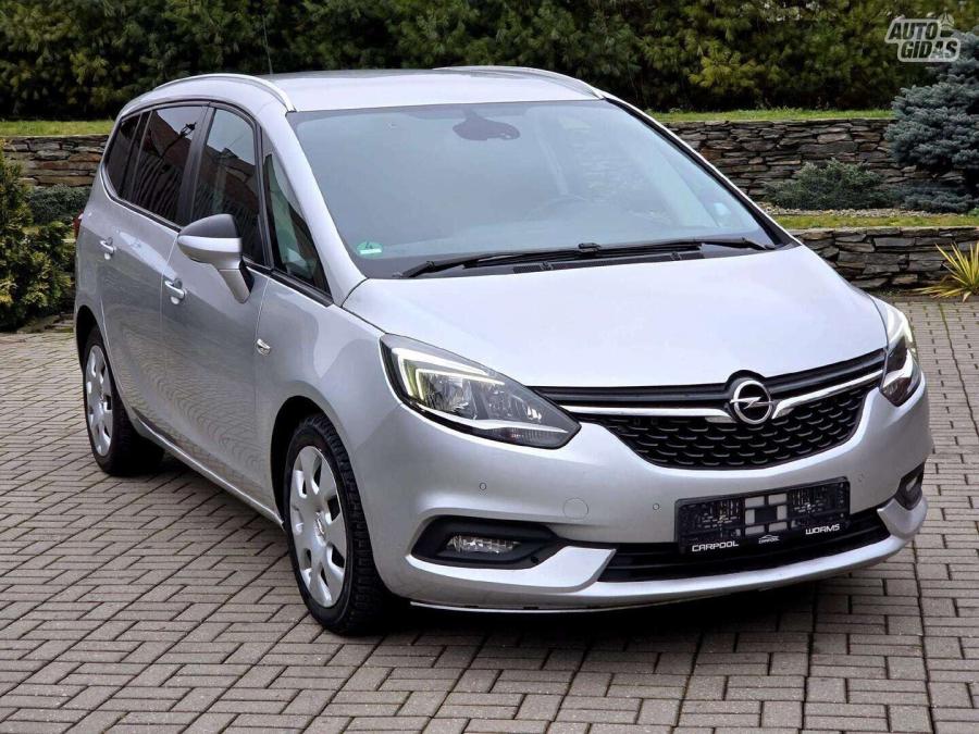 Grey Opel Zafira 2017 in Vilnius, with an engine capacity of 2.00 L and mileage of 244 thousand km for 8200 €, photo 2 on AUTOMOTO.COM.LV