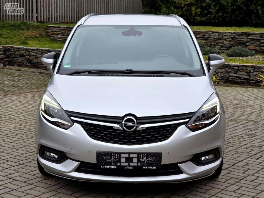 Grey Opel Zafira 2017 in Vilnius, with an engine capacity of 2.00 L and mileage of 244 thousand km for 8200 €, photo 3 on AUTOMOTO.COM.LV