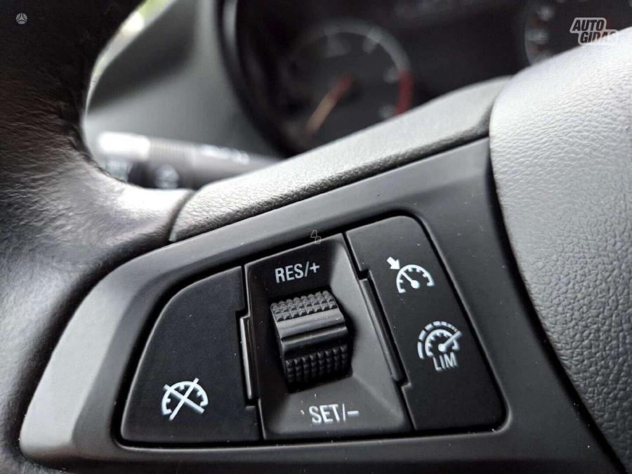 Grey Opel Zafira 2017 in Vilnius, with an engine capacity of 2.00 L and mileage of 244 thousand km for 8200 €, photo 26 on AUTOMOTO.COM.LV