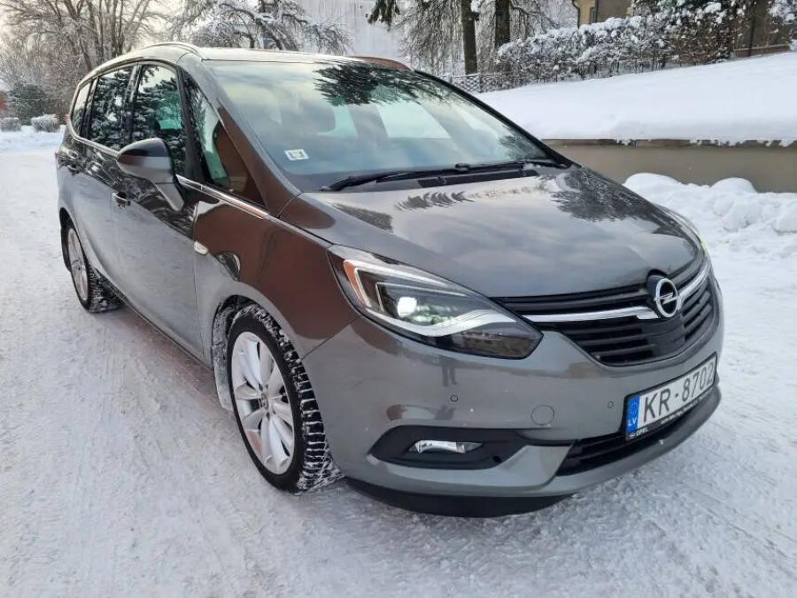 Pelēks Opel Zafira 2017 Jēkabpils, ar dzinēja tilpumu 2.00 L un nobraukumu 202 tūkst. km par 11900 €, foto 4 vietnē AUTOMOTO.COM.LV
