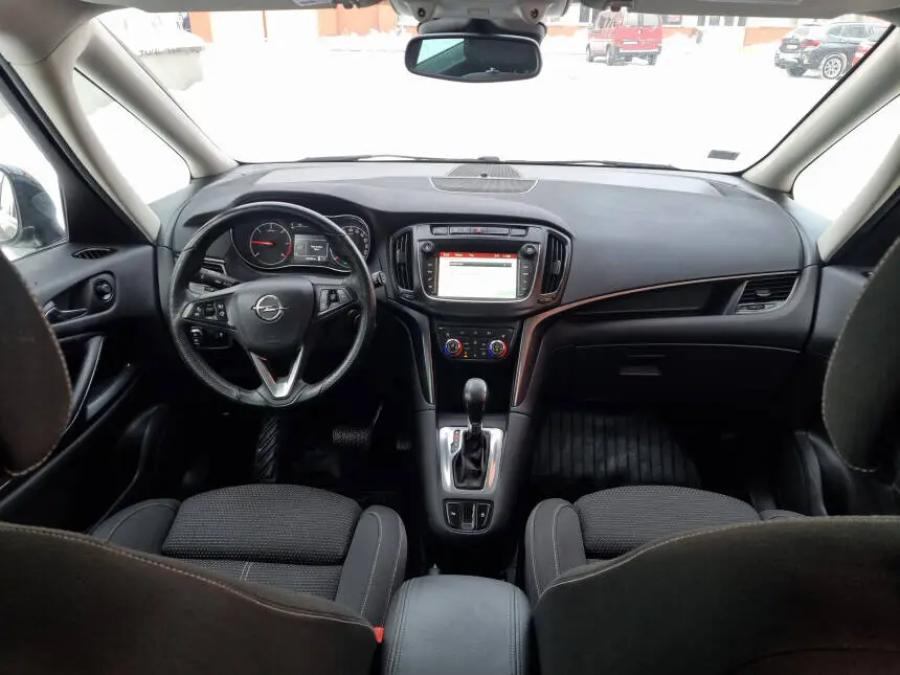Pelēks Opel Zafira 2017 Jēkabpils, ar dzinēja tilpumu 2.00 L un nobraukumu 202 tūkst. km par 11900 €, foto 24 vietnē AUTOMOTO.COM.LV